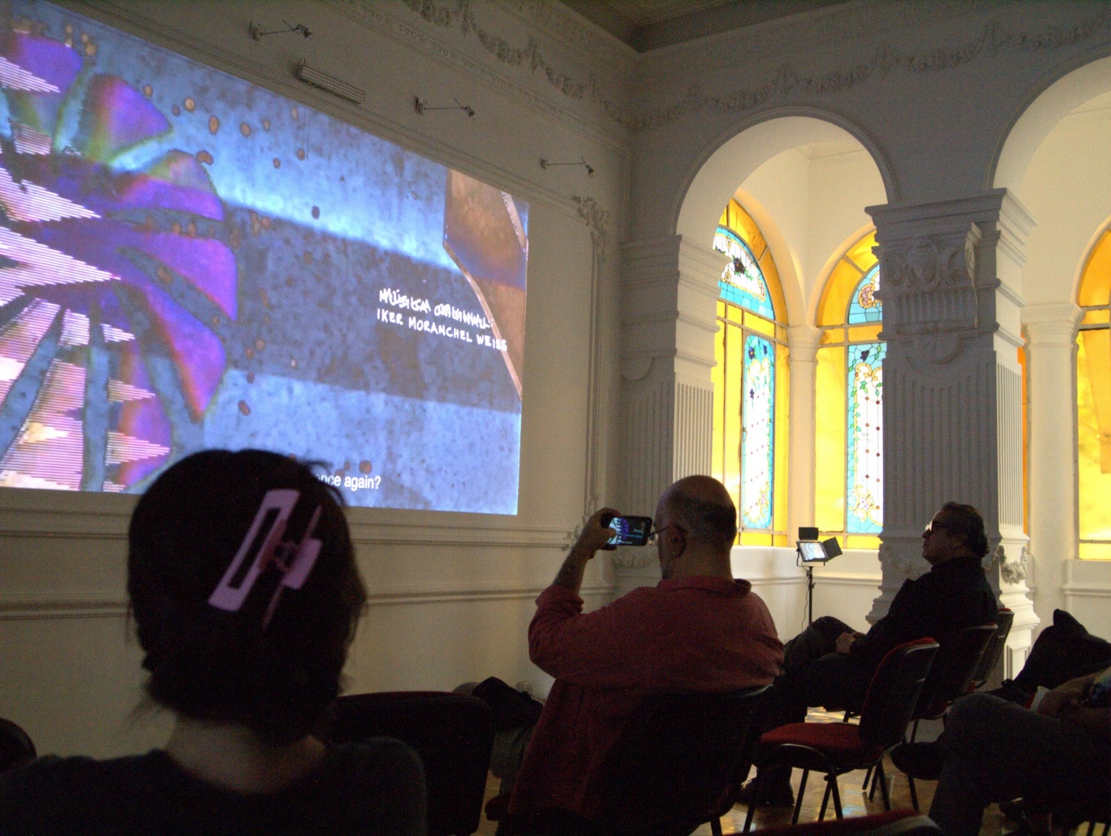 Las posibilidades creativas del videoarte desafían límites artísticos ...