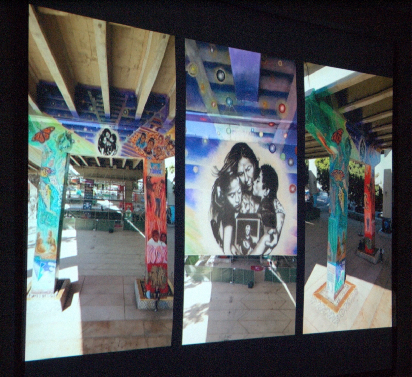 Una mirada profunda a la identidad chicana a través del arte y la ...