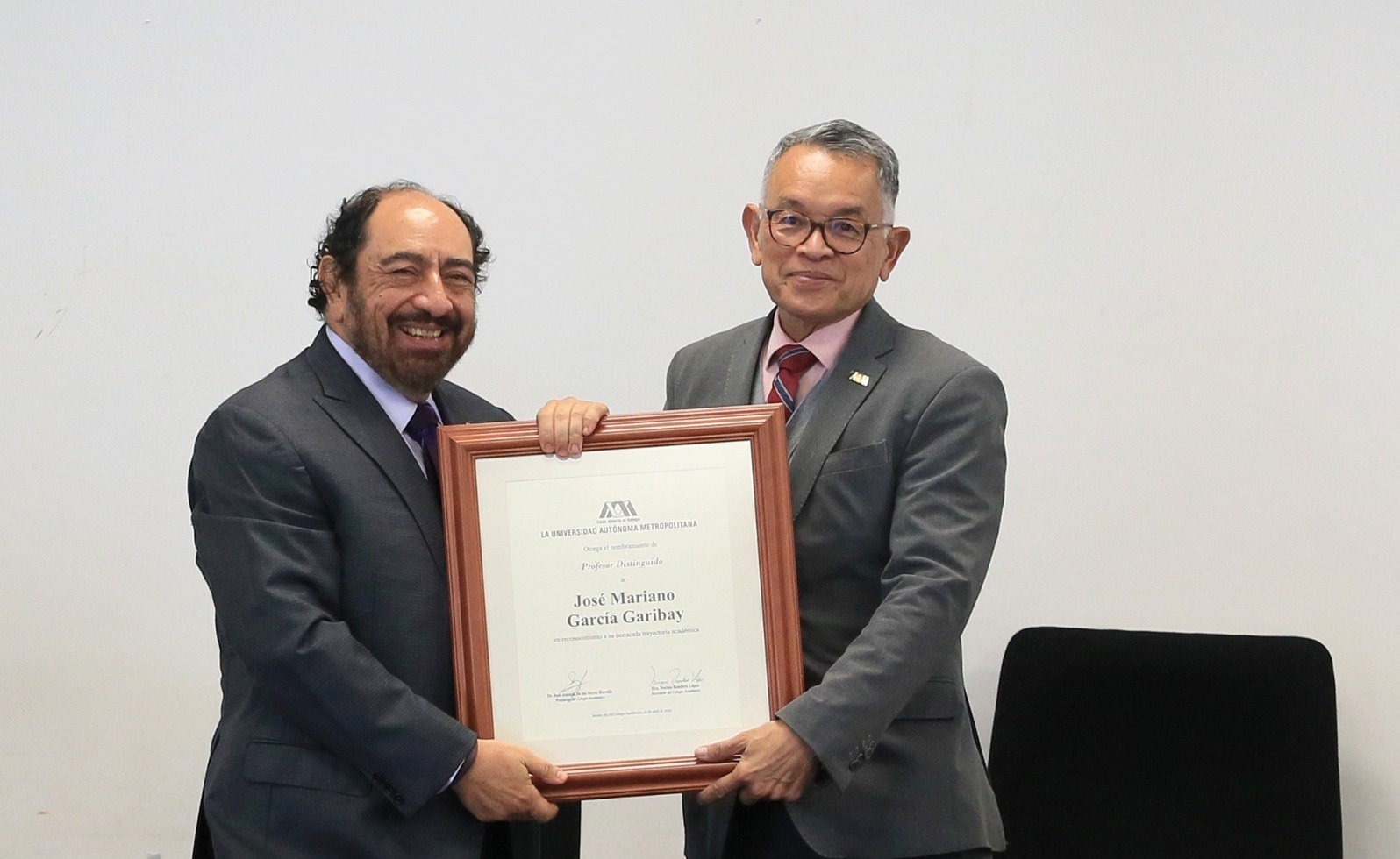 José Mariano García Garibay, primer Profesor Distinguido de la Unidad ...