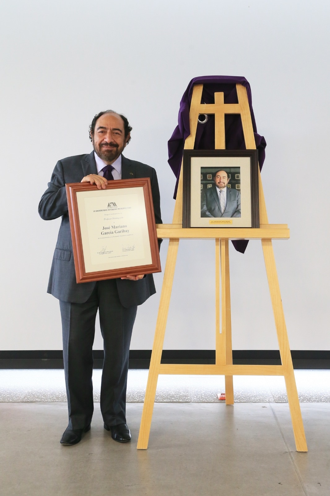 José Mariano García Garibay, primer Profesor Distinguido de la Unidad ...